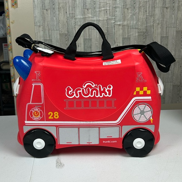 Trunki | Other | Frank The Fire Truck Trunki Hard Shell Suitcase 9x6x8 ...